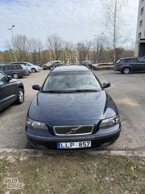 Blue Volvo V70 2001 in Kupiskis, with an engine capacity of 2.40 L and mileage of 576 thousand km for 1400 €, photo 6 on AUTOMOTO.COM.LV
