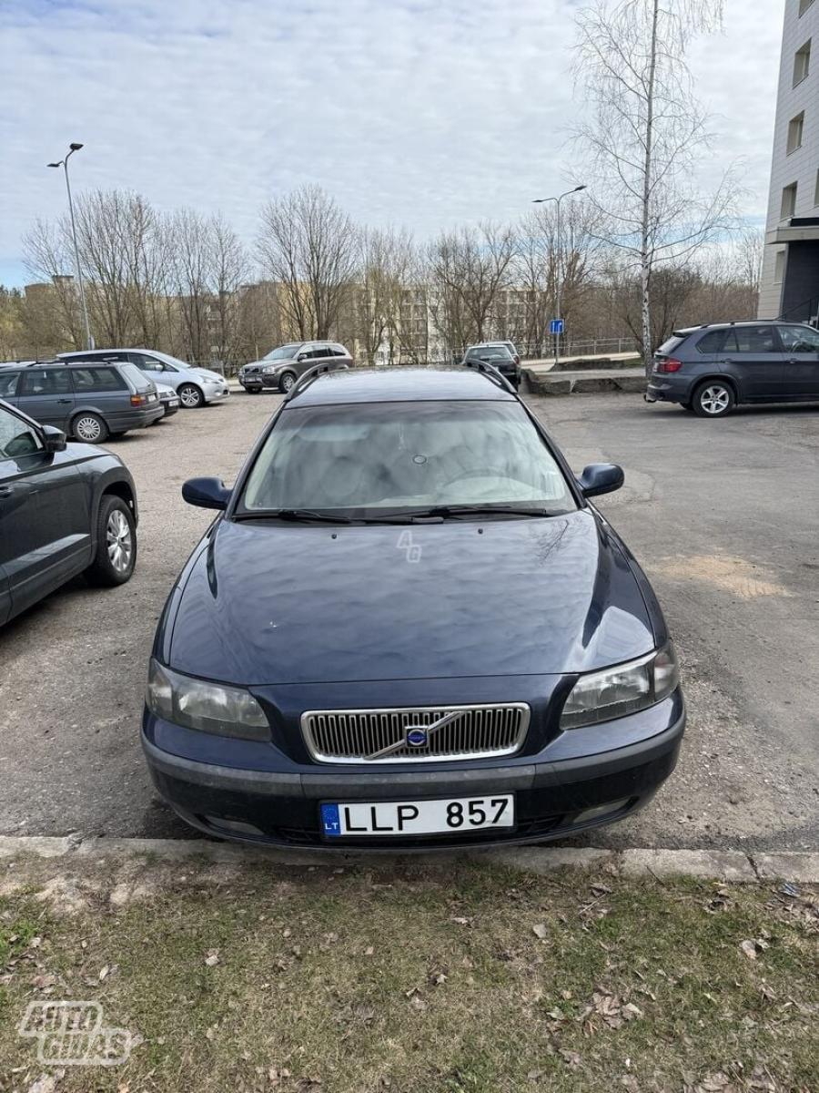 Blue Volvo V70 2001 in Kupiskis, with an engine capacity of 2.40 L and mileage of 576 thousand km for 1400 €, photo 6 on AUTOMOTO.COM.LV