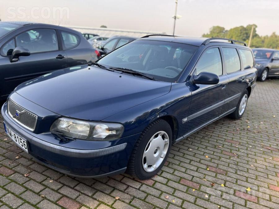 Zils Volvo V70 2001 Talsi, ar dzinēja tilpumu 2.40 L un nobraukumu 0 tūkst. km par 2000 €, foto 1 vietnē AUTOMOTO.COM.LV