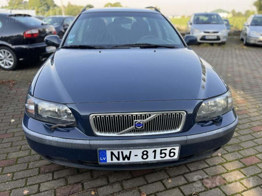 Zils Volvo V70 2001 Talsi, ar dzinēja tilpumu 2.40 L un nobraukumu 0 tūkst. km par 2000 €, foto 4 vietnē AUTOMOTO.COM.LV