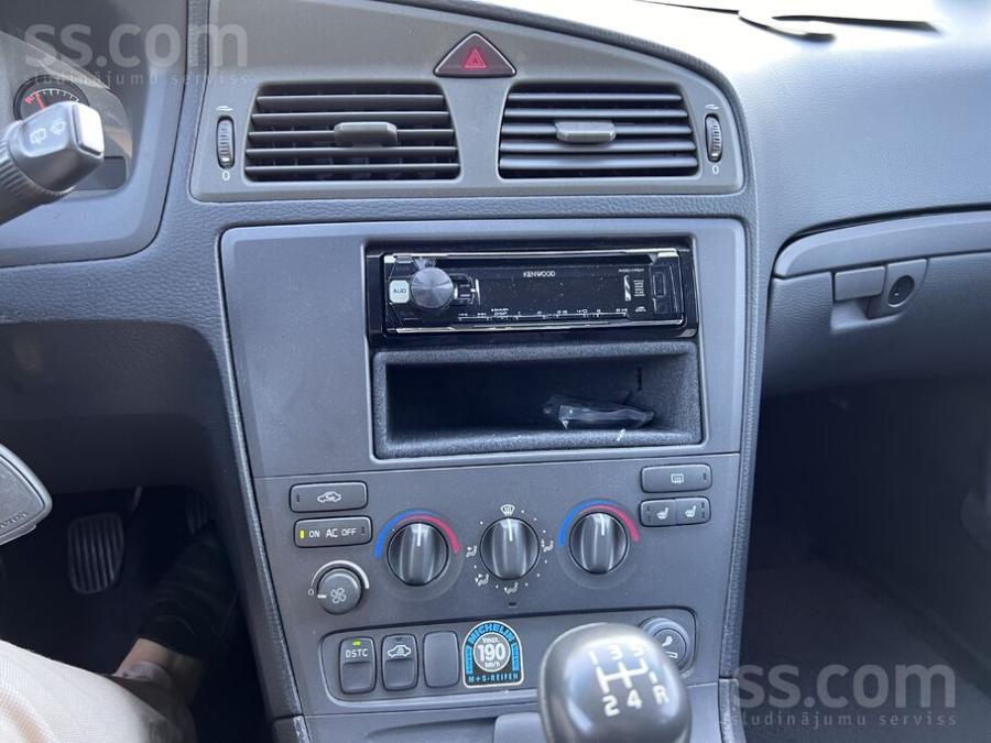 Zils Volvo V70 2001 Talsi, ar dzinēja tilpumu 2.40 L un nobraukumu 0 tūkst. km par 2000 €, foto 14 vietnē AUTOMOTO.COM.LV
