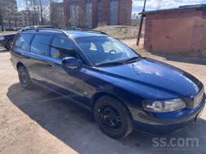 Zils Volvo V70 2001 Cēsis, ar dzinēja tilpumu 2.50 L un nobraukumu 350 tūkst. km par 1500 €, foto 5 vietnē AUTOMOTO.COM.LV