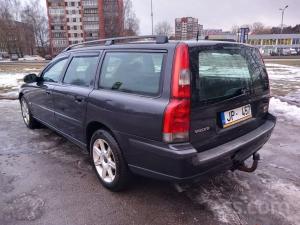 Blue Volvo V70 2001 in Riga, with an engine capacity of 2.40 L and mileage of 446 thousand km for 1550 €, photo 3 on AUTOMOTO.COM.LV