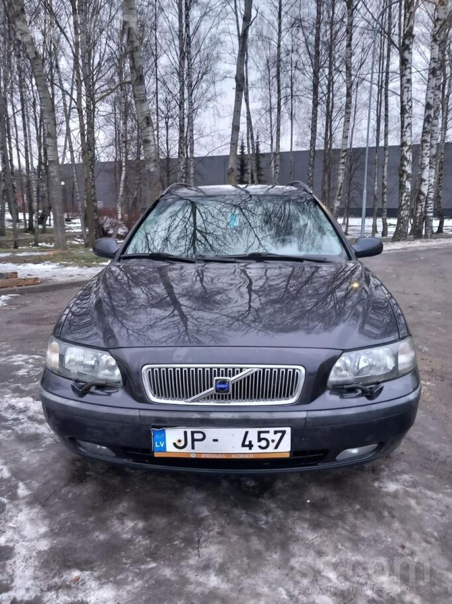 Blue Volvo V70 2001 in Riga, with an engine capacity of 2.40 L and mileage of 446 thousand km for 1550 €, photo 7 on AUTOMOTO.COM.LV