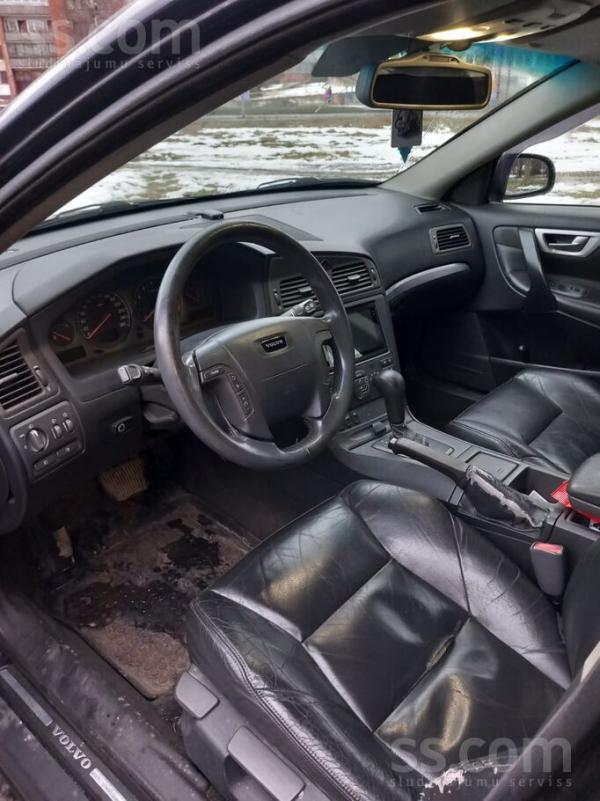 Zils Volvo V70 2001 Rīga, ar dzinēja tilpumu 2.40 L un nobraukumu 446 tūkst. km par 1550 €, foto 10 vietnē AUTOMOTO.COM.LV