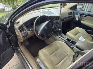 Zils Volvo V70 2001 Ogre, ar dzinēja tilpumu 2.40 L un nobraukumu 429 tūkst. km par 650 €, foto 3 vietnē AUTOMOTO.COM.LV