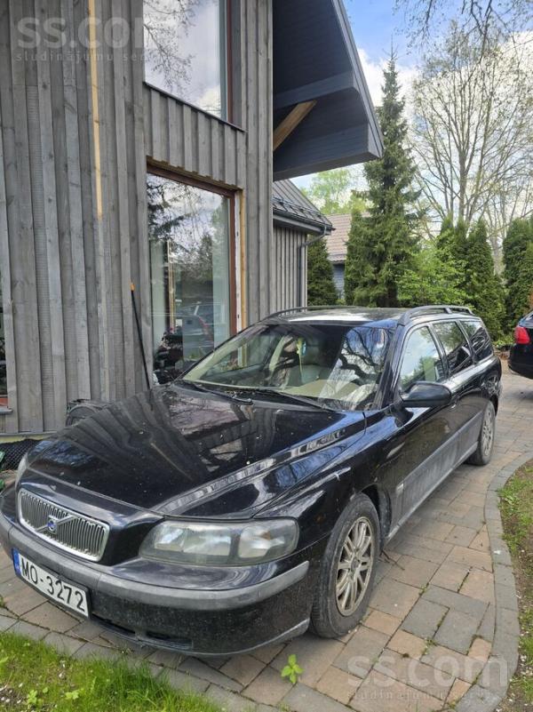 Zils Volvo V70 2001 Ogre, ar dzinēja tilpumu 2.40 L un nobraukumu 429 tūkst. km par 650 €, foto 5 vietnē AUTOMOTO.COM.LV
