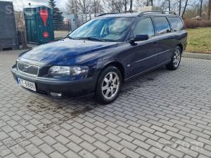 Zils Volvo V70 2001 Jelgava, ar dzinēja tilpumu 2.50 L un nobraukumu 610 tūkst. km par 1150 €, foto  vietnē AUTOMOTO.COM.LV