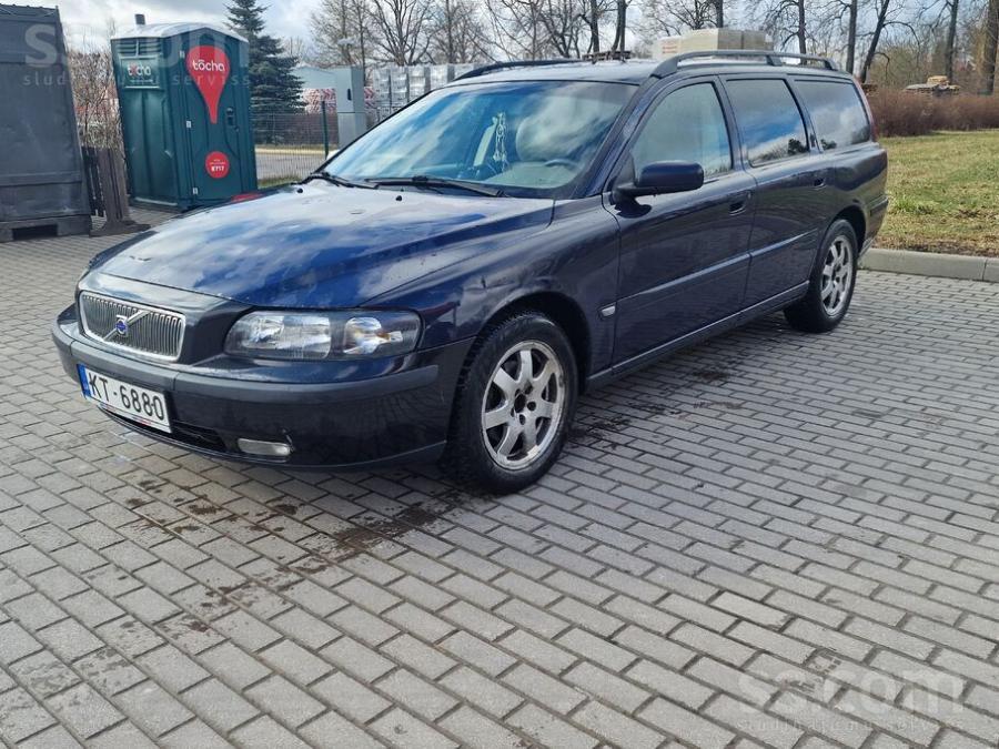 Синий Вольво В70 2001 в Елгава, объемом двигателя 2.50 л и пробегом 610 тыс. км за 1150 €, фото 1 на AUTOMOTO.COM.LV