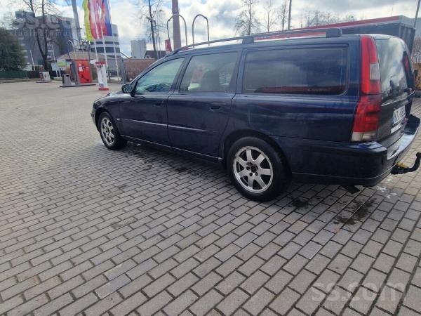 Zils Volvo V70 2001 Jelgava, ar dzinēja tilpumu 2.50 L un nobraukumu 610 tūkst. km par 1150 €, foto 6 vietnē AUTOMOTO.COM.LV