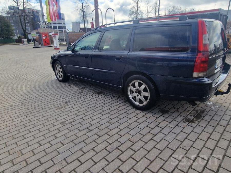 Синий Вольво В70 2001 в Елгава, объемом двигателя 2.50 л и пробегом 610 тыс. км за 1150 €, фото 7 на AUTOMOTO.COM.LV