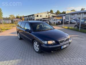 Синий Вольво В70 2001 в Рига, объемом двигателя 2.40 л и пробегом 577 тыс. км за 1100 €, фото  на AUTOMOTO.COM.LV