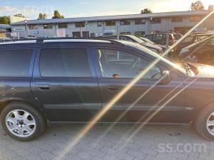 Zils Volvo V70 2001 Rīga, ar dzinēja tilpumu 2.40 L un nobraukumu 577 tūkst. km par 1100 €, foto 5 vietnē AUTOMOTO.COM.LV