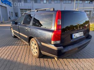 Zils Volvo V70 2001 Rīga, ar dzinēja tilpumu 2.40 L un nobraukumu 577 tūkst. km par 1100 €, foto 8 vietnē AUTOMOTO.COM.LV