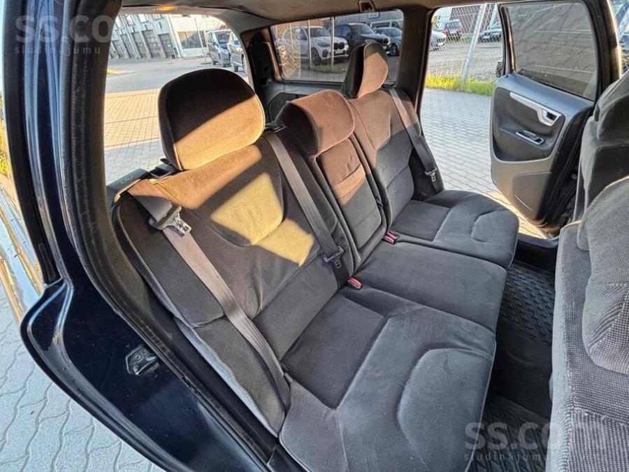 Zils Volvo V70 2001 Rīga, ar dzinēja tilpumu 2.40 L un nobraukumu 577 tūkst. km par 1100 €, foto 14 vietnē AUTOMOTO.COM.LV