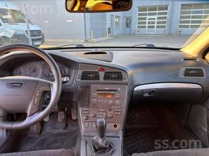 Zils Volvo V70 2001 Rīga, ar dzinēja tilpumu 2.40 L un nobraukumu 577 tūkst. km par 1100 €, foto 16 vietnē AUTOMOTO.COM.LV