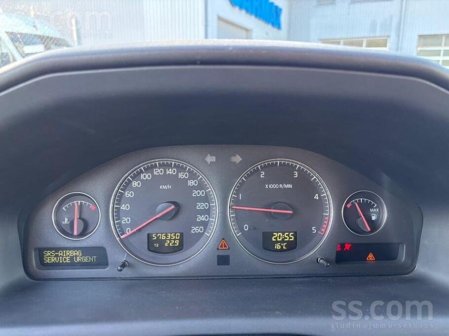 Zils Volvo V70 2001 Rīga, ar dzinēja tilpumu 2.40 L un nobraukumu 577 tūkst. km par 1100 €, foto 17 vietnē AUTOMOTO.COM.LV