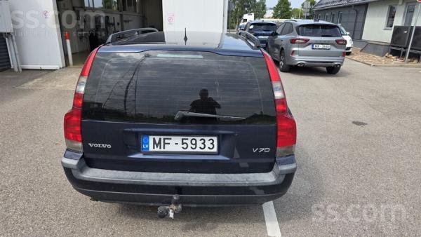 Blue Volvo V70 2001 in Riga, with an engine capacity of 2.40 L and mileage of 473 thousand km for 2000 €, photo 4 on AUTOMOTO.COM.LV