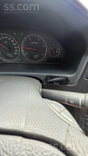 Blue Volvo V70 2001 in Riga, with an engine capacity of 2.40 L and mileage of 473 thousand km for 2000 €, photo 6 on AUTOMOTO.COM.LV