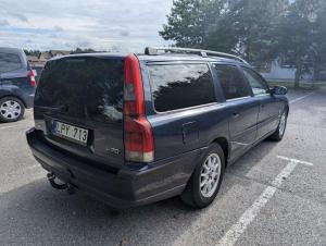 Blue Volvo V70 2001 in Klaipeda, with an engine capacity of 2.46 L and mileage of 530 thousand km for 950 €, photo 3 on AUTOMOTO.COM.LV