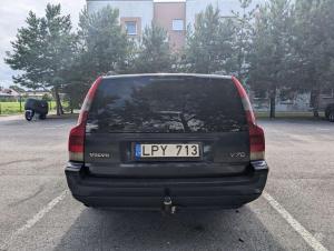 Blue Volvo V70 2001 in Klaipeda, with an engine capacity of 2.46 L and mileage of 530 thousand km for 950 €, photo 4 on AUTOMOTO.COM.LV