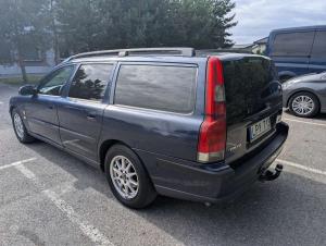 Blue Volvo V70 2001 in Klaipeda, with an engine capacity of 2.46 L and mileage of 530 thousand km for 950 €, photo 5 on AUTOMOTO.COM.LV