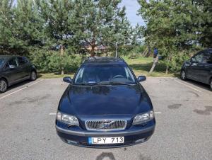 Blue Volvo V70 2001 in Klaipeda, with an engine capacity of 2.46 L and mileage of 530 thousand km for 950 €, photo 7 on AUTOMOTO.COM.LV