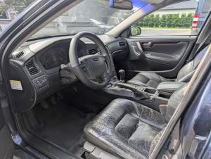 Blue Volvo V70 2001 in Klaipeda, with an engine capacity of 2.46 L and mileage of 530 thousand km for 950 €, photo 8 on AUTOMOTO.COM.LV