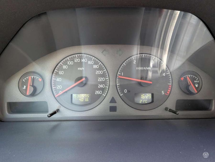 Blue Volvo V70 2001 in Klaipeda, with an engine capacity of 2.46 L and mileage of 530 thousand km for 950 €, photo 10 on AUTOMOTO.COM.LV