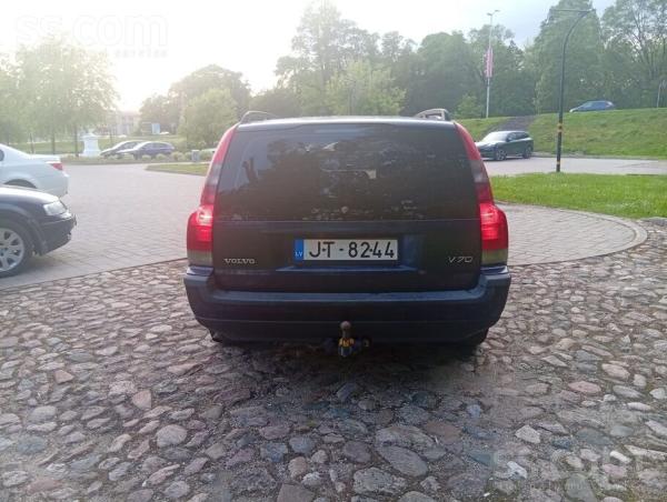 Blue Volvo V70 2002 in Jelgava, with an engine capacity of 2.40 L and mileage of 486 thousand km for 1550 €, photo 4 on AUTOMOTO.COM.LV