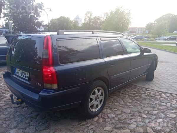 Blue Volvo V70 2002 in Jelgava, with an engine capacity of 2.40 L and mileage of 486 thousand km for 1550 €, photo 7 on AUTOMOTO.COM.LV
