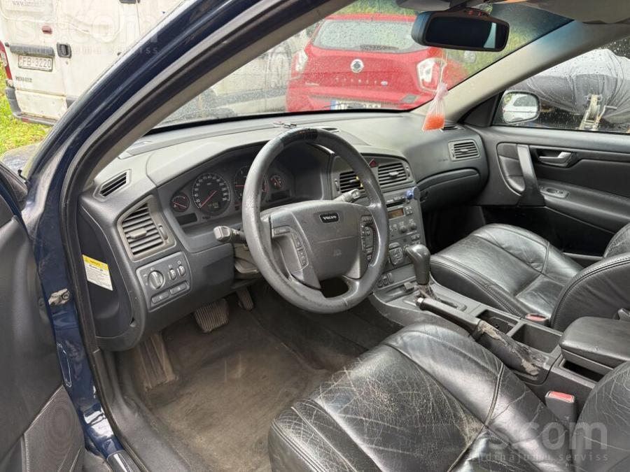 Zils Volvo V70 2002 Rīga, ar dzinēja tilpumu 2.40 L un nobraukumu 431 tūkst. km par 500 €, foto 5 vietnē AUTOMOTO.COM.LV