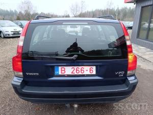Blue Volvo V70 2002 in Valmiera, with an engine capacity of 2.50 L and mileage of 451 thousand km for 1950 €, photo 3 on AUTOMOTO.COM.LV