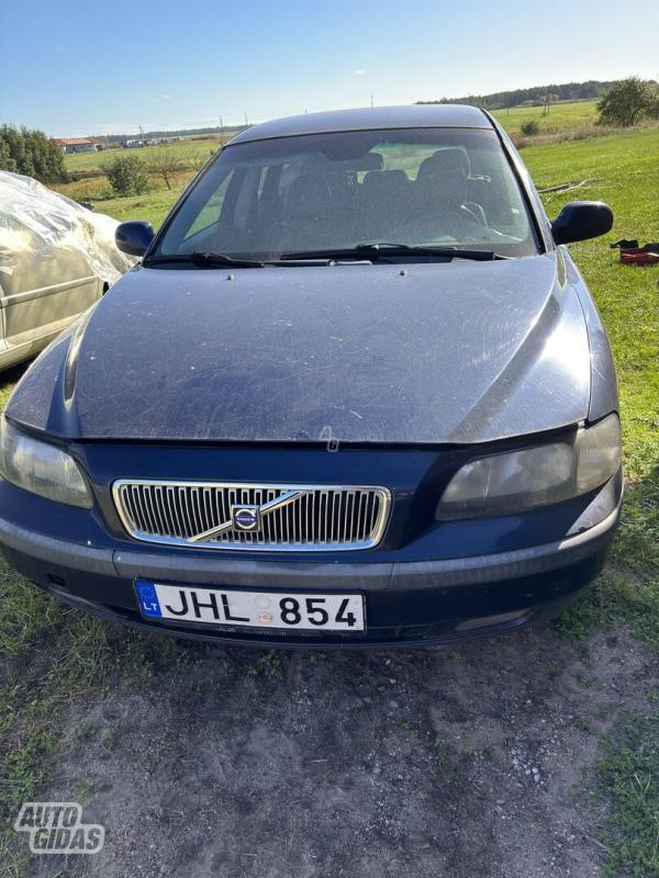 Blue Volvo V70 2002 in Kaunas, with an engine capacity of 2.40 L and mileage of 382 thousand km for 600 €, photo 2 on AUTOMOTO.COM.LV