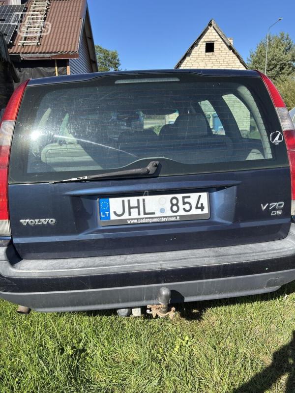 Blue Volvo V70 2002 in Kaunas, with an engine capacity of 2.40 L and mileage of 382 thousand km for 600 €, photo 5 on AUTOMOTO.COM.LV