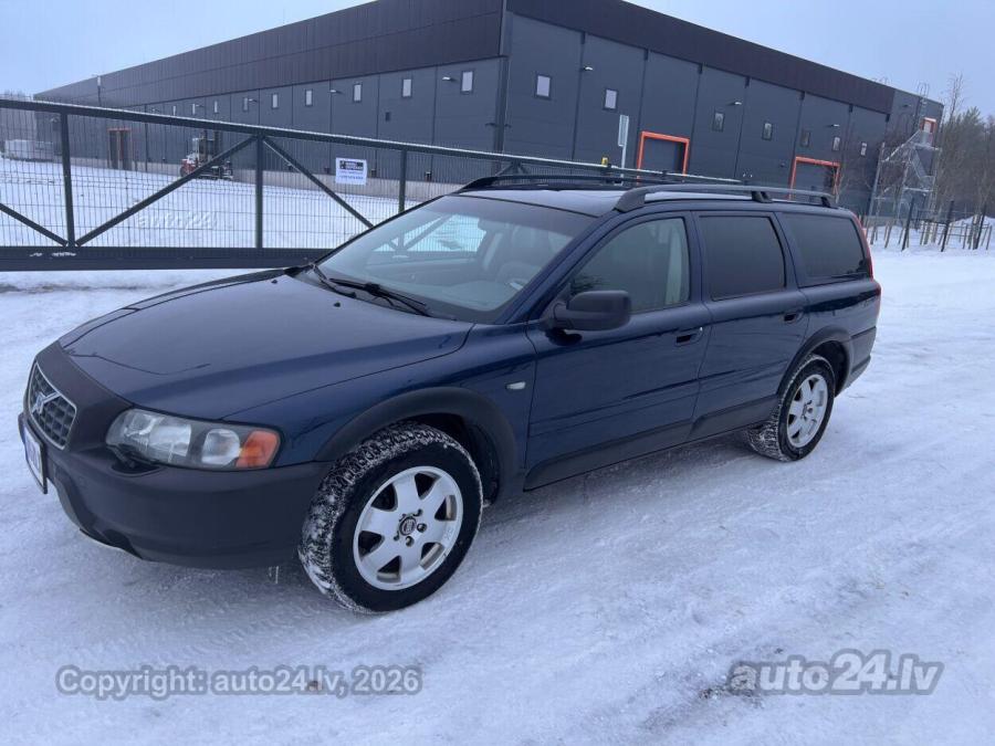 Blue Volvo V70 2002 in Tallinn, with an engine capacity of 2.40 L and mileage of 339 thousand km for 1990 €, photo 4 on AUTOMOTO.COM.LV