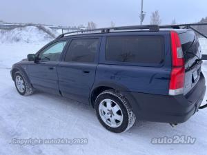 Blue Volvo V70 2002 in Tallinn, with an engine capacity of 2.40 L and mileage of 339 thousand km for 1990 €, photo 6 on AUTOMOTO.COM.LV
