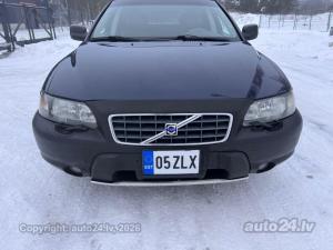 Blue Volvo V70 2002 in Tallinn, with an engine capacity of 2.40 L and mileage of 339 thousand km for 1990 €, photo 9 on AUTOMOTO.COM.LV