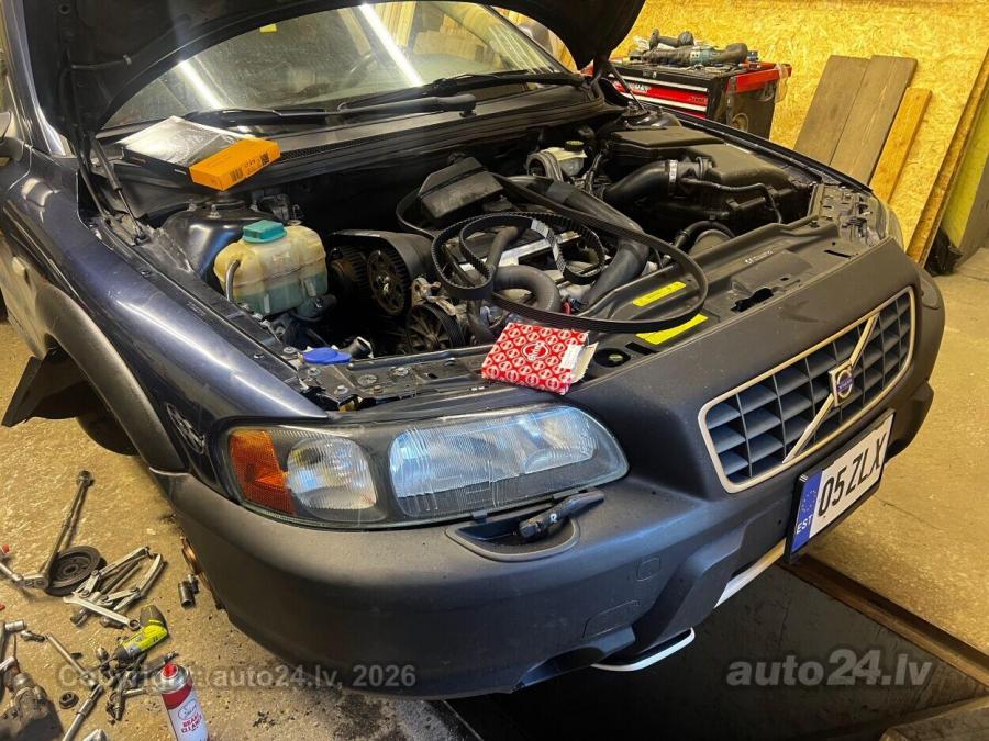 Blue Volvo V70 2002 in Tallinn, with an engine capacity of 2.40 L and mileage of 339 thousand km for 1990 €, photo 25 on AUTOMOTO.COM.LV