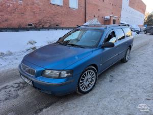 Blue Volvo V70 2002 in Vilnius, with an engine capacity of 2.40 L and mileage of 440 thousand km for 1100 €, photo  on AUTOMOTO.COM.LV