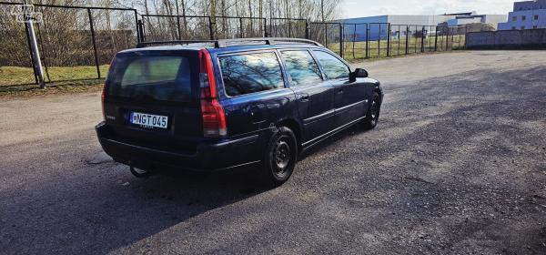 Zils Volvo V70 2002 Ukmergė, ar dzinēja tilpumu 2.40 L un nobraukumu 423 tūkst. km par 700 €, foto 3 vietnē AUTOMOTO.COM.LV