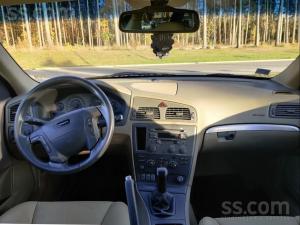 Синий Вольво В70 2002 в Рига, объемом двигателя 2.40 л и пробегом 409 тыс. км за 1650 €, фото 3 на AUTOMOTO.COM.LV