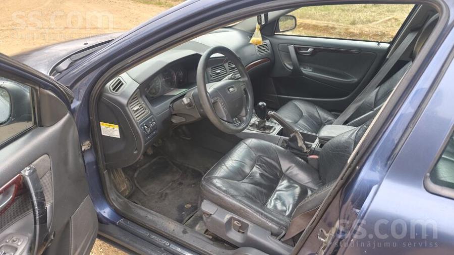 Zils Volvo V70 2002 Daugavpils, ar dzinēja tilpumu 2.40 L un nobraukumu 545 tūkst. km par 700 €, foto 7 vietnē AUTOMOTO.COM.LV