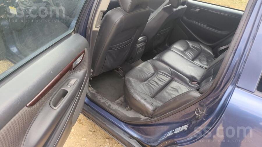 Zils Volvo V70 2002 Daugavpils, ar dzinēja tilpumu 2.40 L un nobraukumu 545 tūkst. km par 700 €, foto 8 vietnē AUTOMOTO.COM.LV