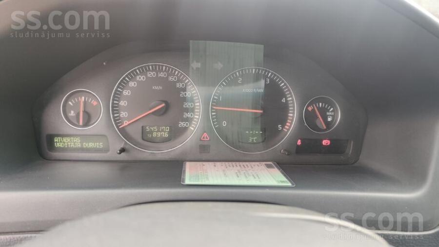 Zils Volvo V70 2002 Daugavpils, ar dzinēja tilpumu 2.40 L un nobraukumu 545 tūkst. km par 700 €, foto 9 vietnē AUTOMOTO.COM.LV