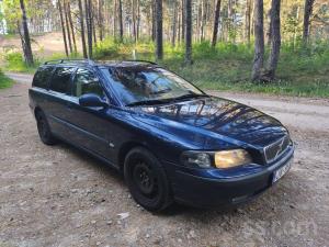 Zils Volvo V70 2002 Rīga, ar dzinēja tilpumu 2.40 L un nobraukumu 414 tūkst. km par 1200 €, foto 3 vietnē AUTOMOTO.COM.LV