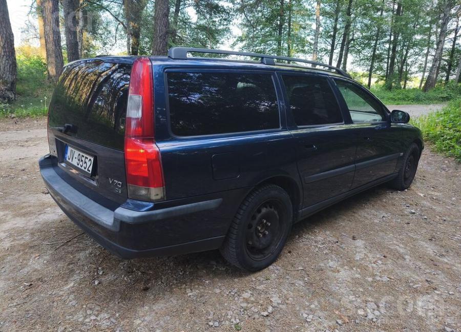 Zils Volvo V70 2002 Rīga, ar dzinēja tilpumu 2.40 L un nobraukumu 414 tūkst. km par 1200 €, foto 5 vietnē AUTOMOTO.COM.LV