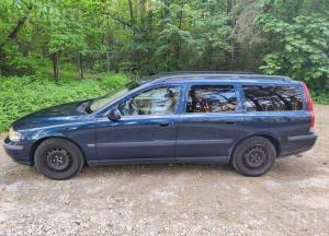 Zils Volvo V70 2002 Rīga, ar dzinēja tilpumu 2.40 L un nobraukumu 414 tūkst. km par 1200 €, foto 7 vietnē AUTOMOTO.COM.LV