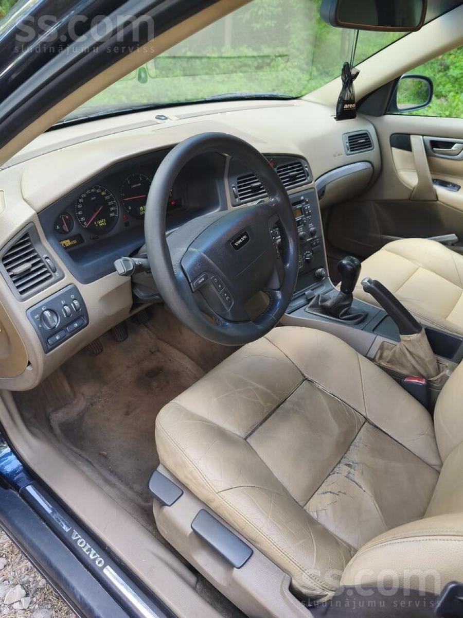 Zils Volvo V70 2002 Rīga, ar dzinēja tilpumu 2.40 L un nobraukumu 414 tūkst. km par 1200 €, foto 8 vietnē AUTOMOTO.COM.LV