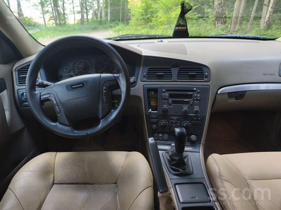 Zils Volvo V70 2002 Rīga, ar dzinēja tilpumu 2.40 L un nobraukumu 414 tūkst. km par 1200 €, foto 9 vietnē AUTOMOTO.COM.LV